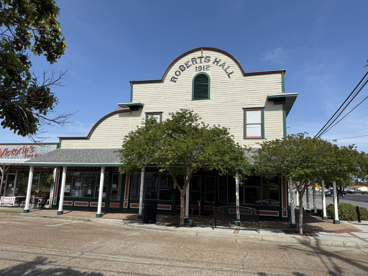 hallrental - Historic Roberts Hall